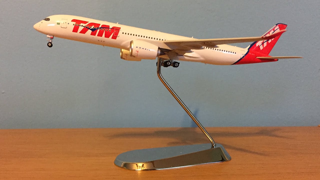 Phoenix Models TAM Airlines A350-900 1/400 Scale Review - YouTube