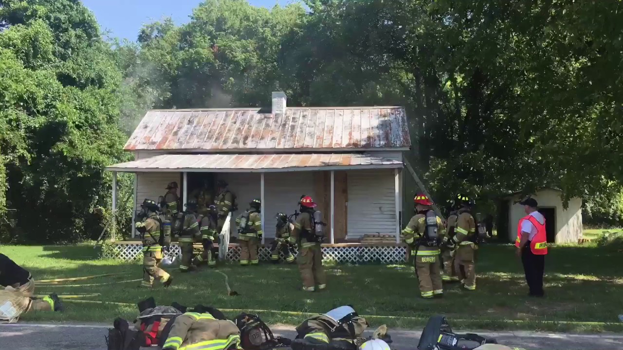Spring Hill Fire Department Burns Vacant House - YouTube