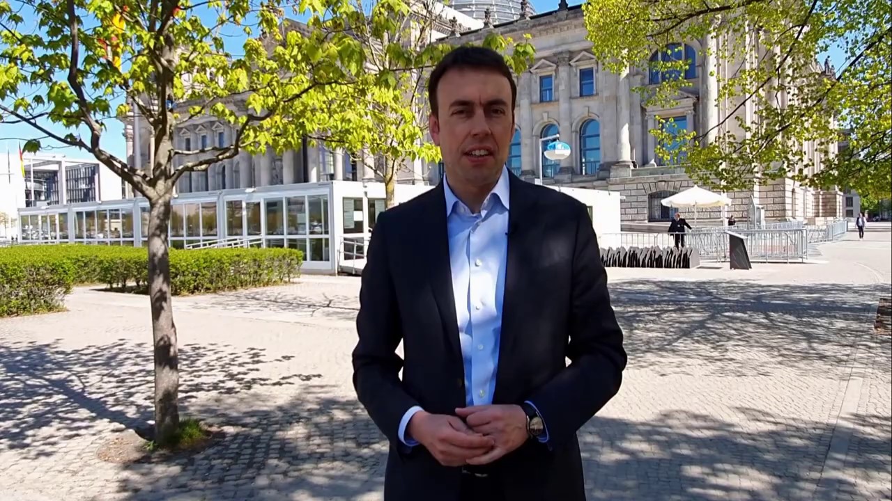Bundestagsführung mit Nils Schmid - YouTube