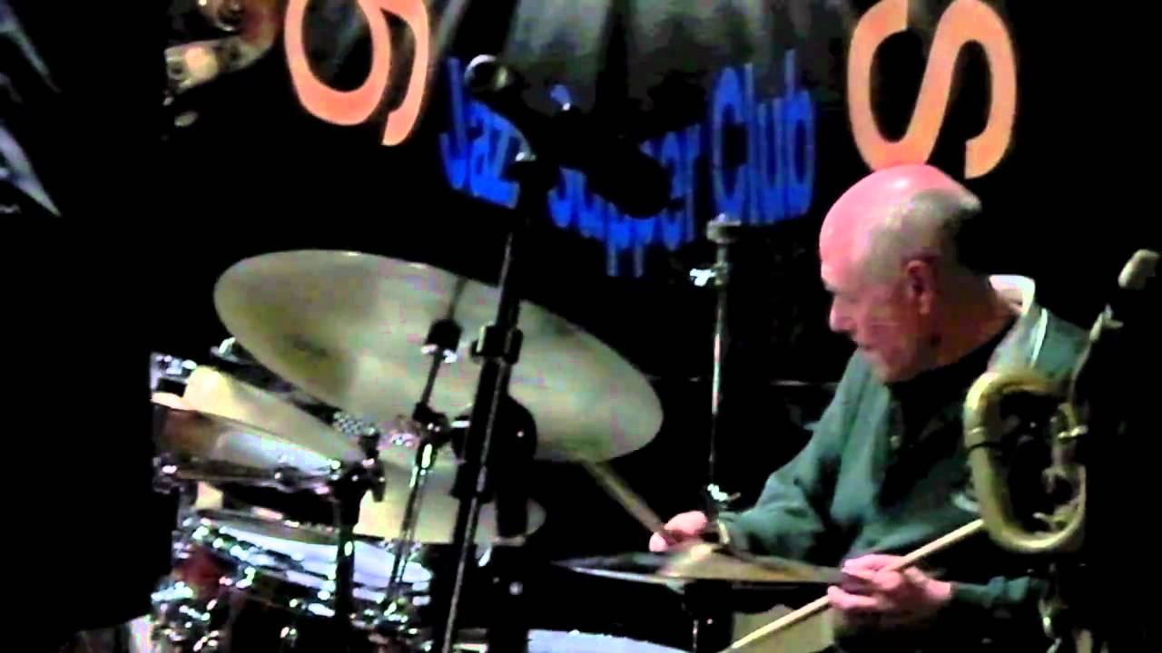 Julian Marc Stringle plays at Googlies1 - YouTube