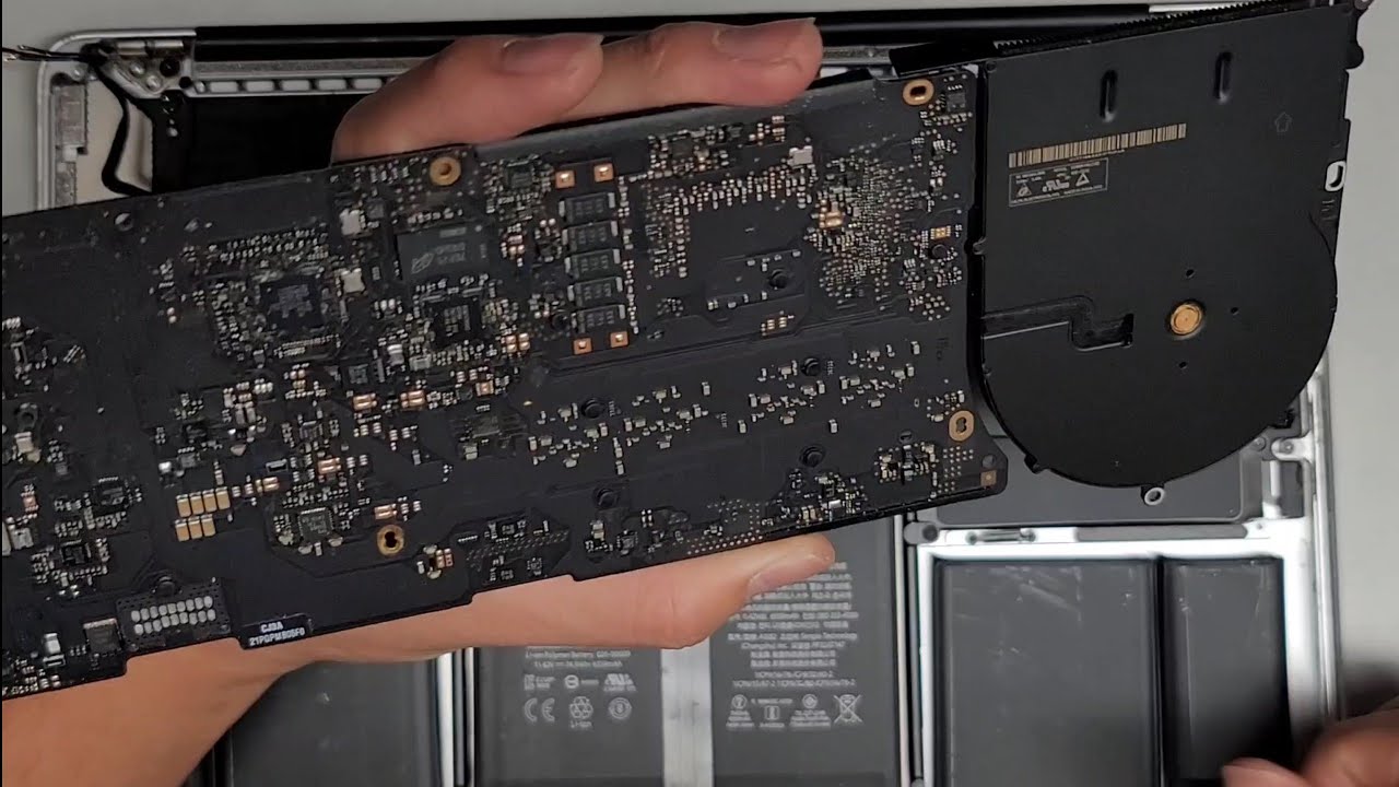 13" Inch Early 2015 Retina MacBook Pro A1502 Disassembly SSD ...