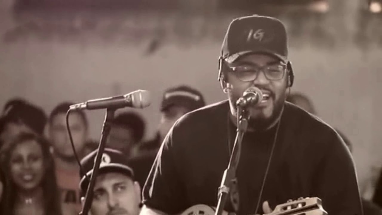 RESENHA DO TIEE NA CONFRARIA DO SAMBA - Pagode do Tiee - YouTube