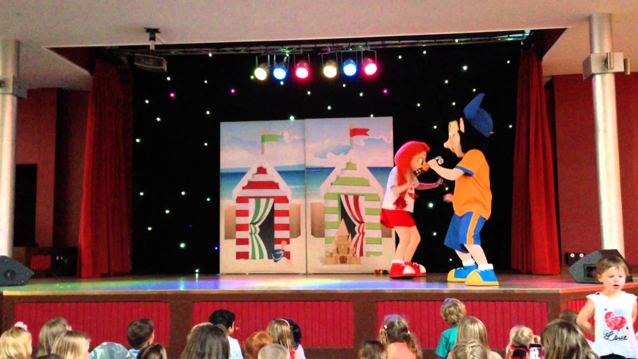 Seaside Squad - Haven Hafan y Mor Pwllheli - Polly DJ Ned - YouTube