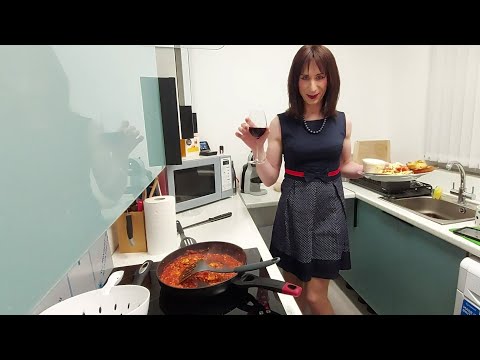 crossdresser Leah cooks an easy peasy meal