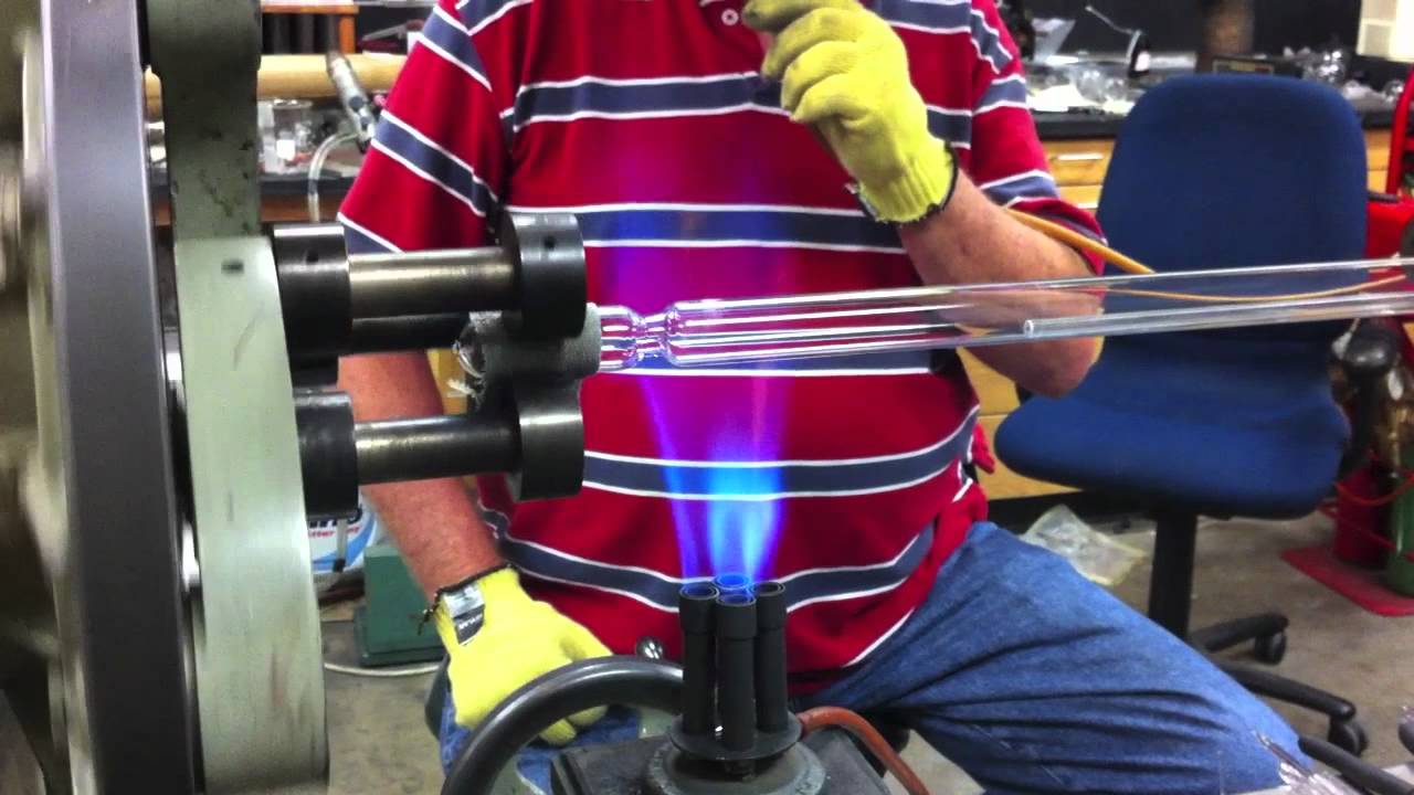 [Lab 13] Glassblowing Quartz - YouTube