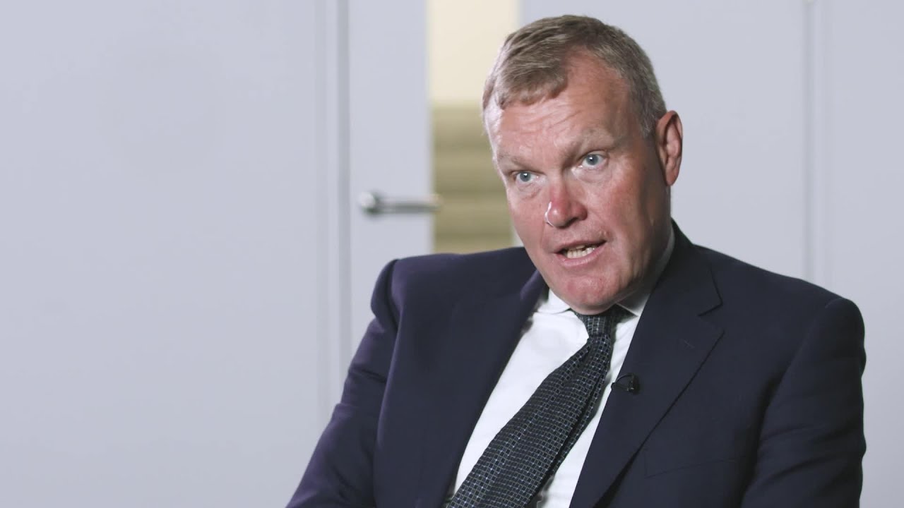 Mr Philip Batty | Cleveland Clinic London Orthopaedic Surgery - YouTube
