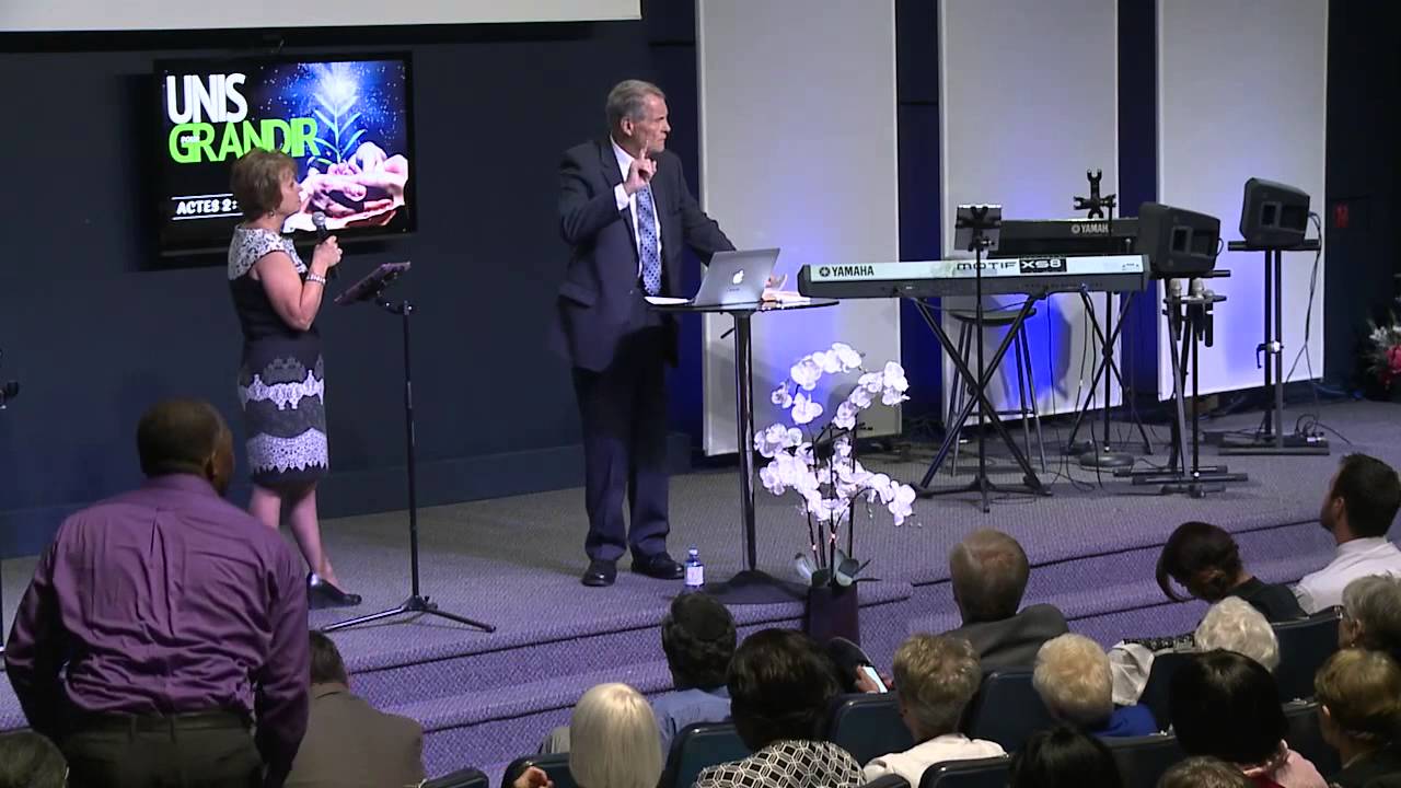 L'importance de la Parole de Dieu par Rév. David Mainse - YouTube