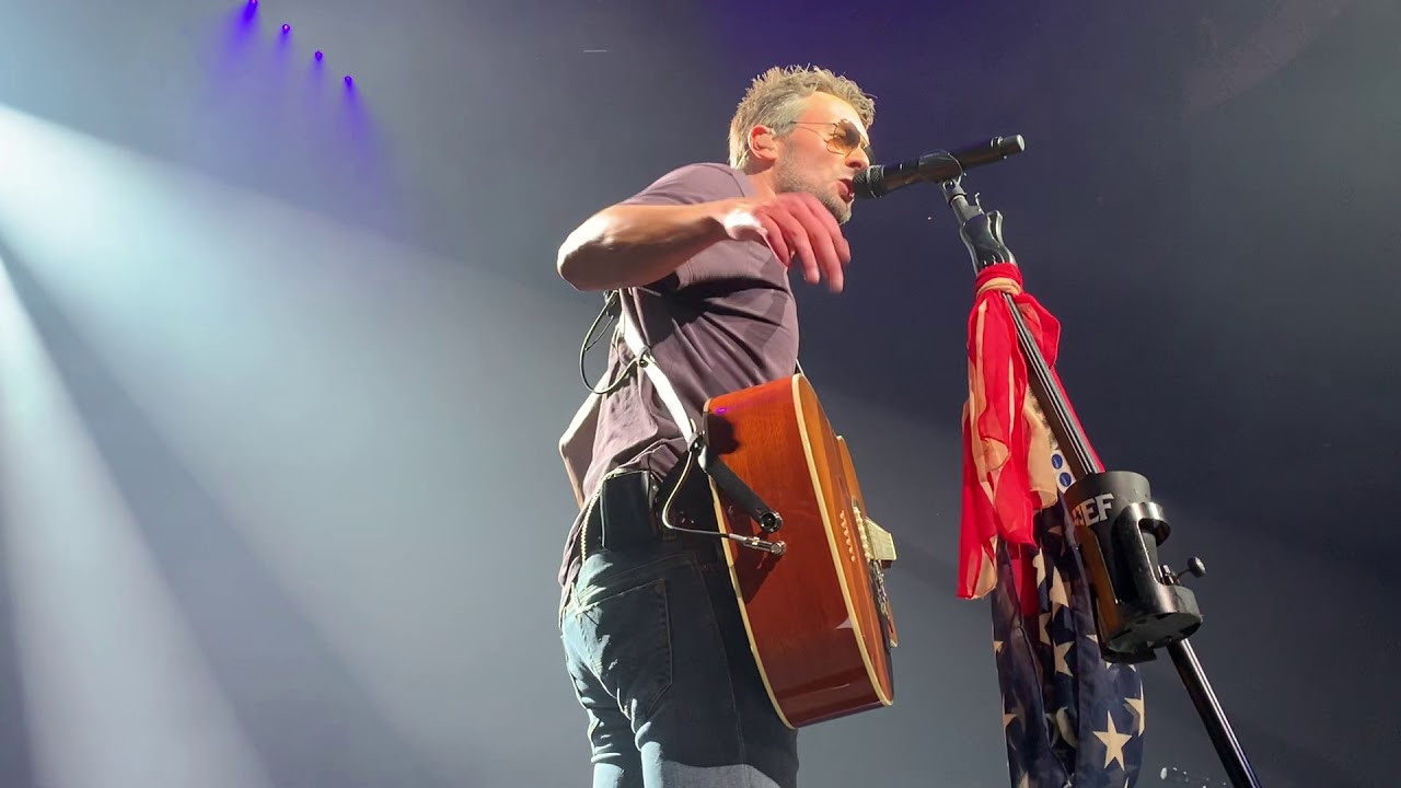 Eric Church feat. Joanna Cotten ‘Chattanooga Lucy’ - US Bank Arena ...