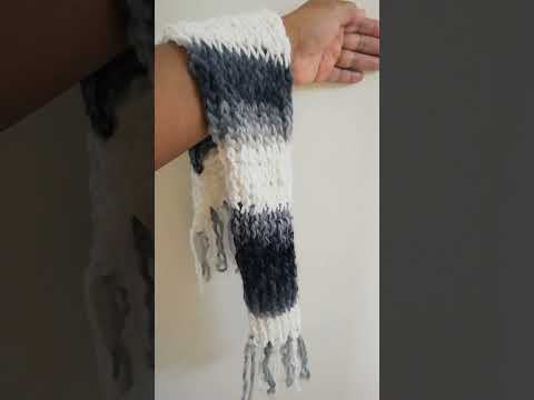 INCREDIBLE SCARF (COMB KNITTING) - YouTube