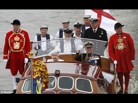 Royal Fanfare for HM Queen Elizabeth II - YouTube