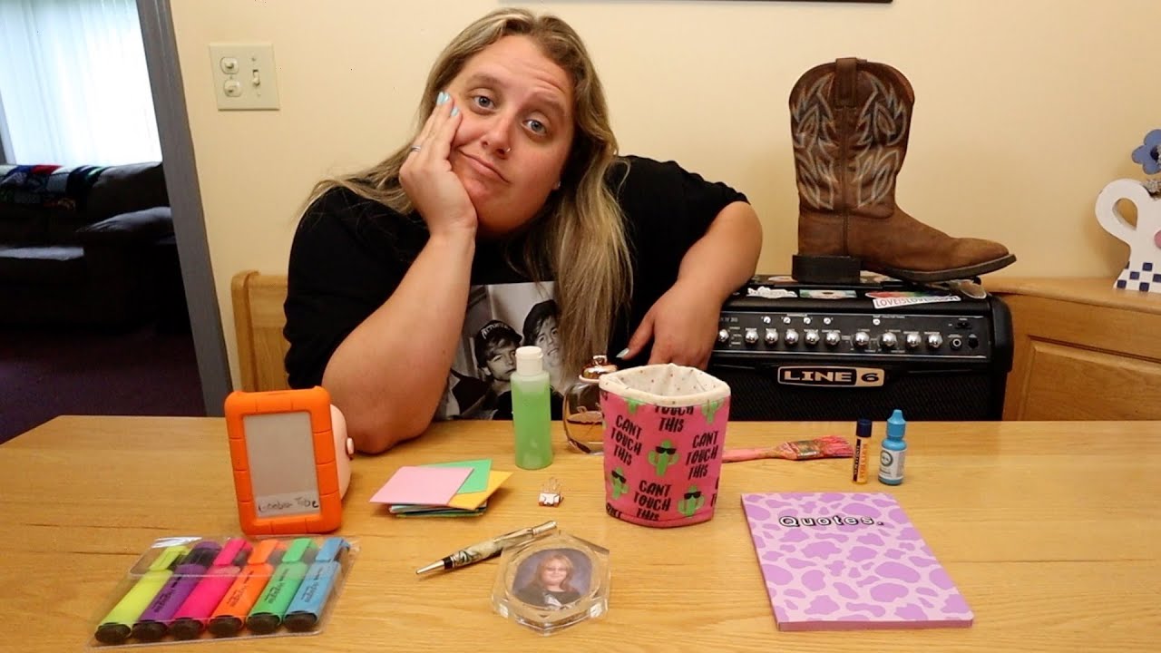 10* Things Christine Snaps Can't Live Without | 10 Essentials - YouTube