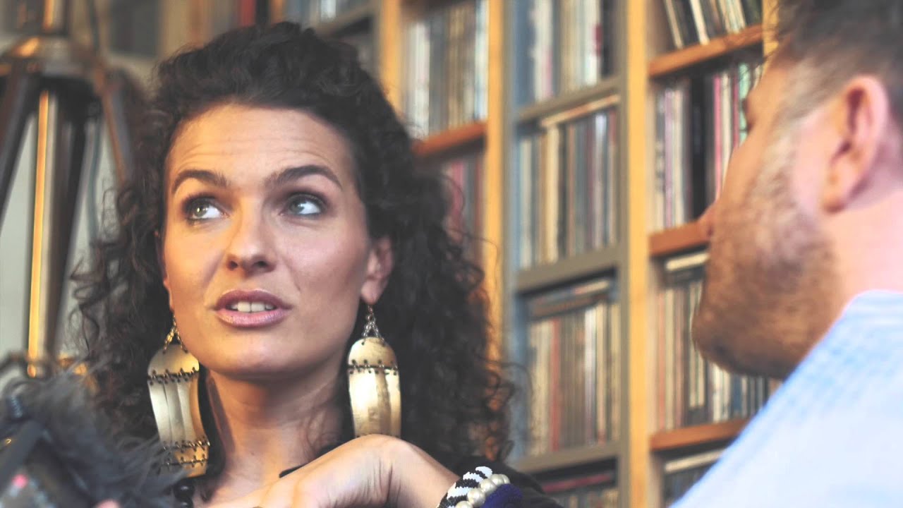 Music Talk Interview mit JEN DALE (884) - YouTube