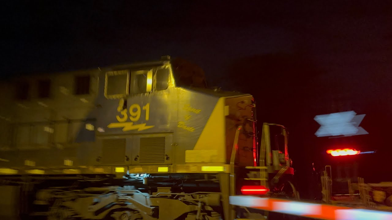 CSX 368 YN2 AC44CW leads CSX I158 with CSX 391 spirit of Dante trailing ...