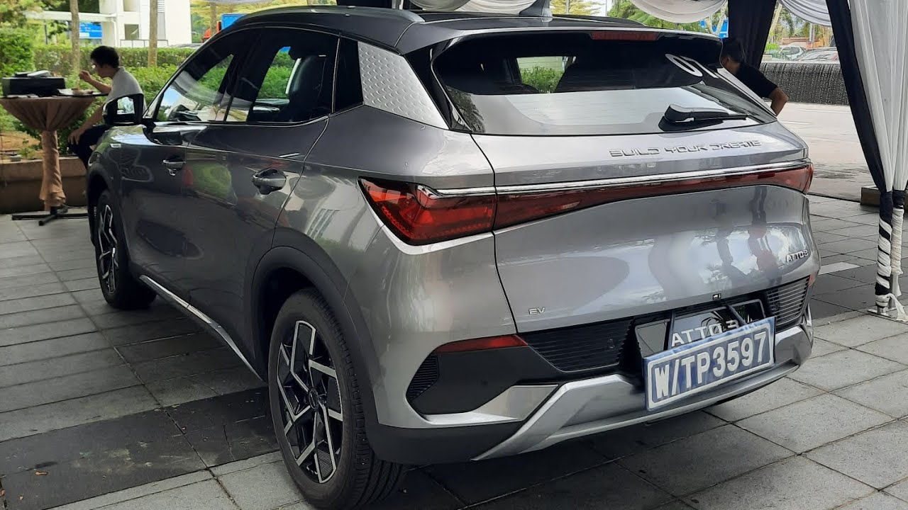 BYD ATTO 3 Rear Seat Experience - YouTube