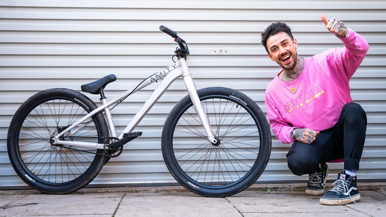 UNBOXING STREET MTB BUILD.... INSANE!! - YouTube