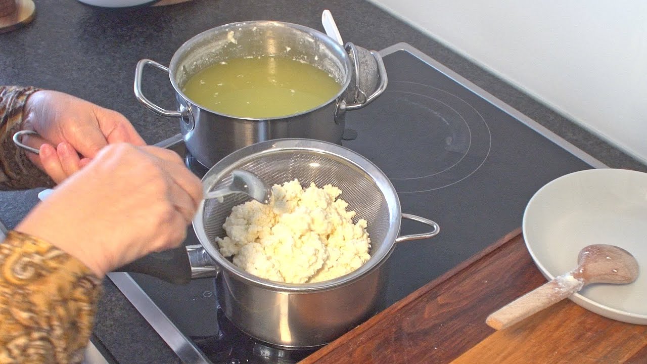 Gjiz prodhimi i Nënës , per 5 Minuta per Pite , per Speca - YouTube