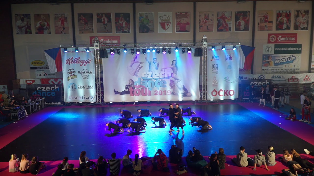 100. One crew Chodov - SAVAGE - YouTube