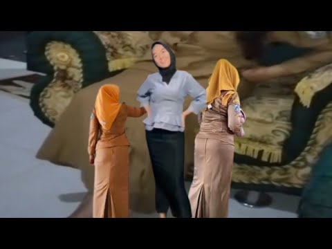 IBU GURU CANTIK SEDANG MENGAJAR