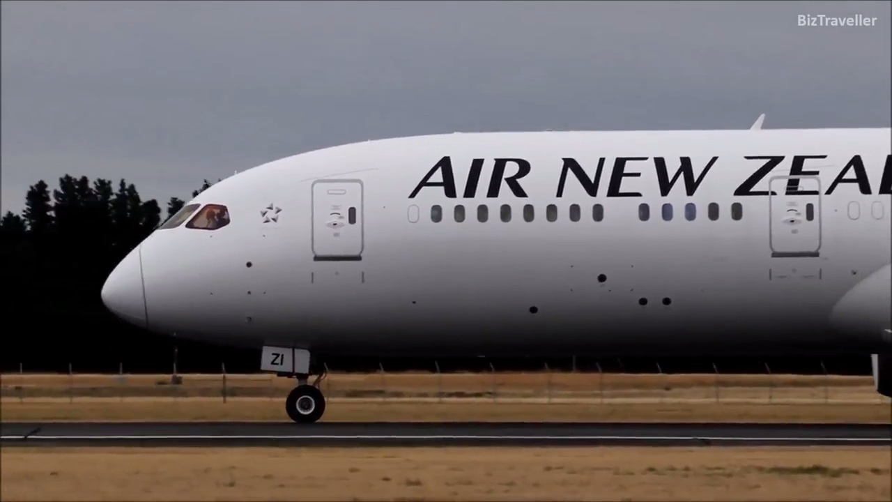 [HD Up-Close] Boeing 787-9 Dreamliner departs for Perth - 7 February ...
