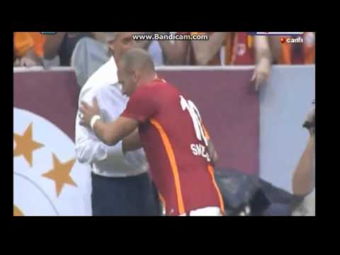 Galasaray inter Sneijder Mançiniye 4 yıldızlı kağıt verdi