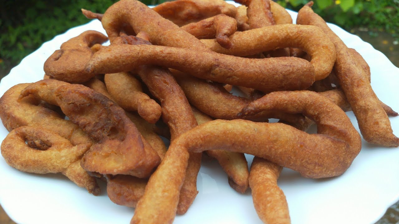 Evening Snack Recipe KANNUR SPECIAL വാരിയിട്ടത് /ADUS KITCHEN - YouTube