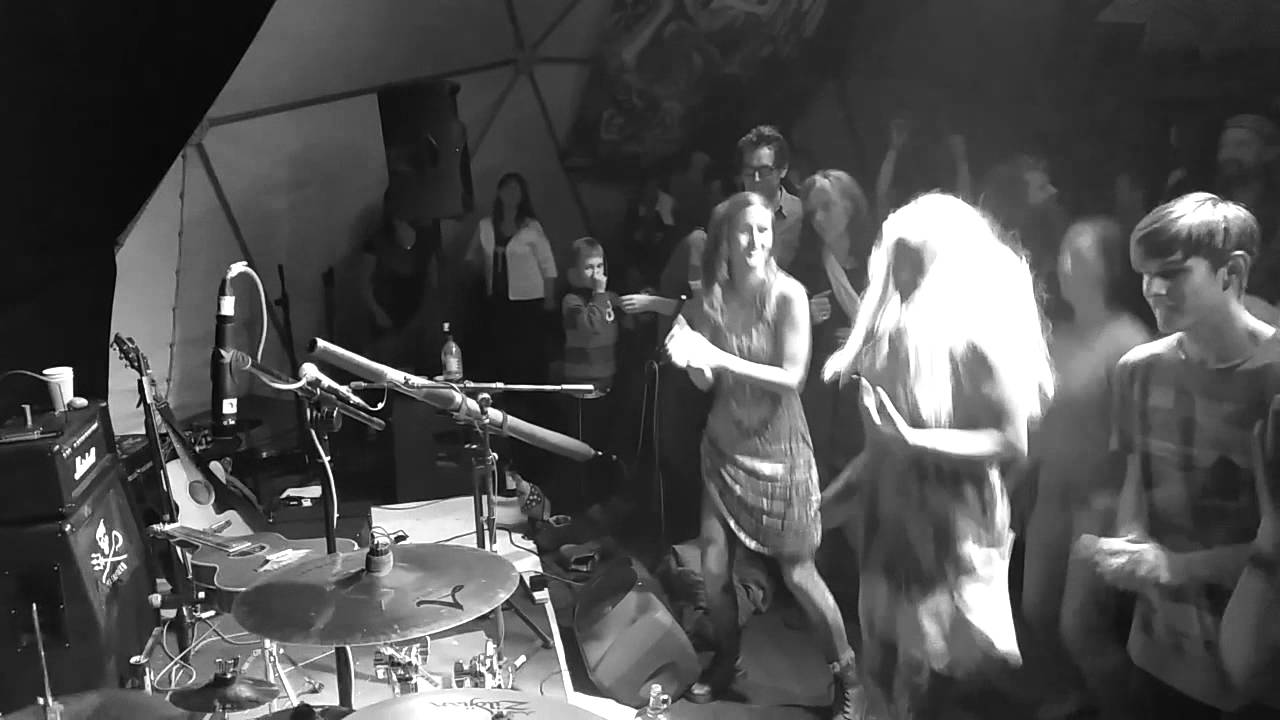 Echo Town LIVE @ Green Gathering 2015 - YouTube