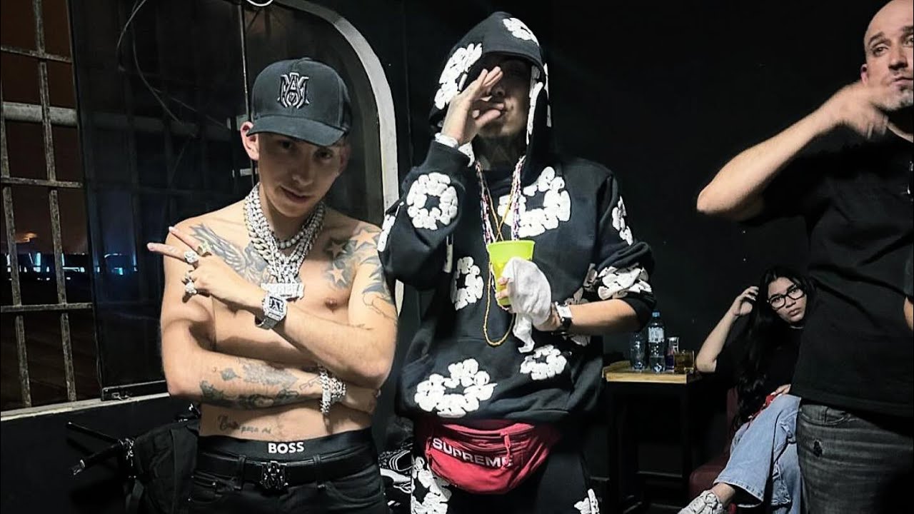 26is JUNTO A Standly - YouTube