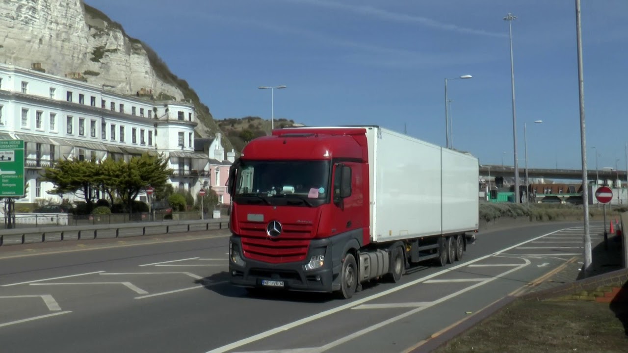 TRUCKS AT DOVER HARBOUR APRIL 2018 - YouTube