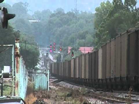 BNSF 5822 North Scherer Coal Train, Bham AL 6-23-11 ( NS 733? 735?) - YouTube