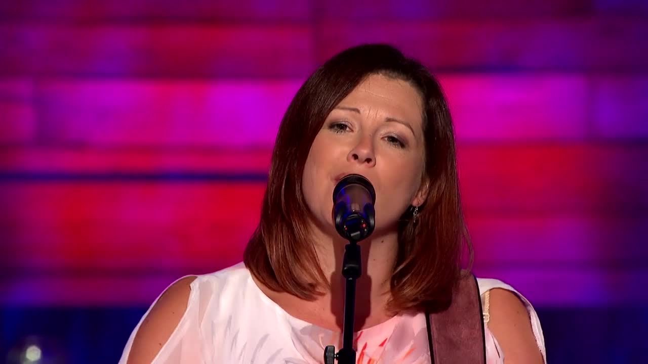 Lowri Evans a Lee Mason | Dwi Di Blino - YouTube