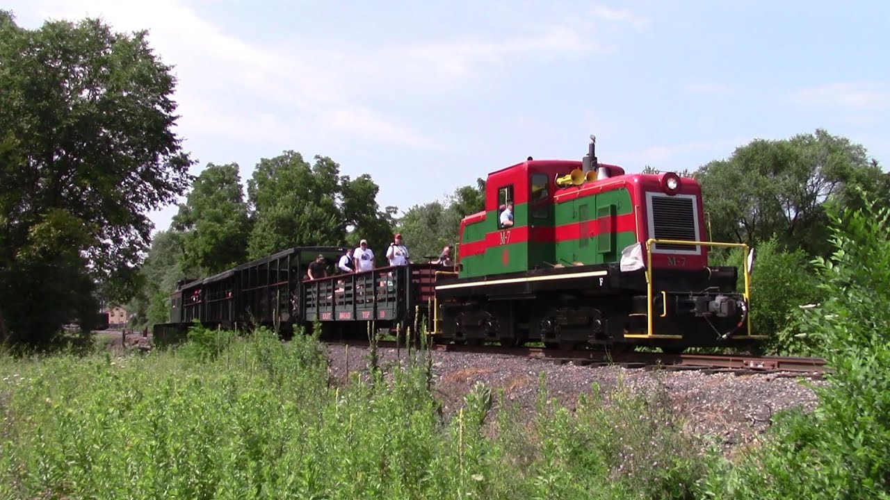 East Broad Top chase with M7 a GE narrow gauge center cab Switcher - YouTube