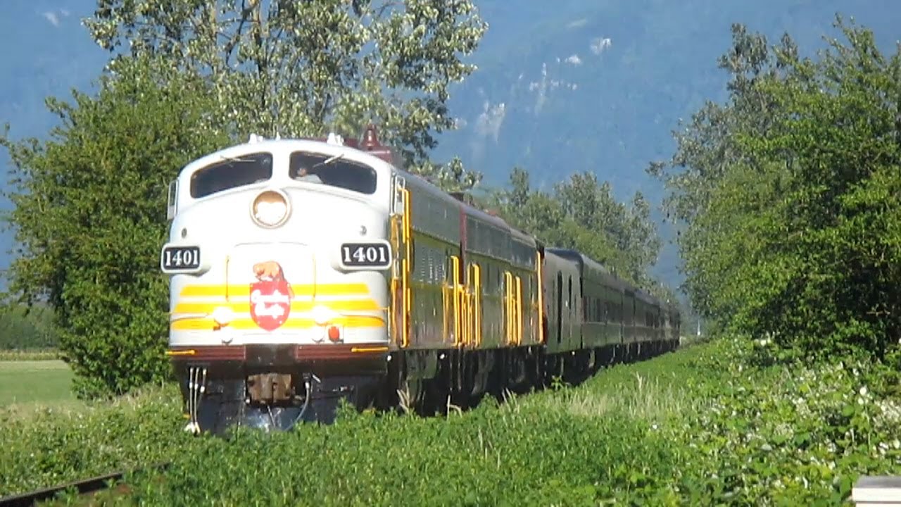 CP and CN Trains at Gibson Road Crossing, Chilliwack, BC - June 22nd ...