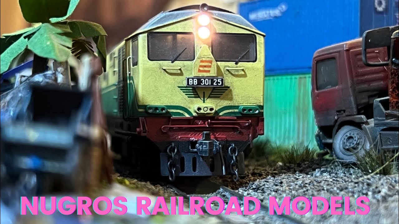 LOKOMOTIF DIESEL HIDRAULIK BB 301 - YouTube