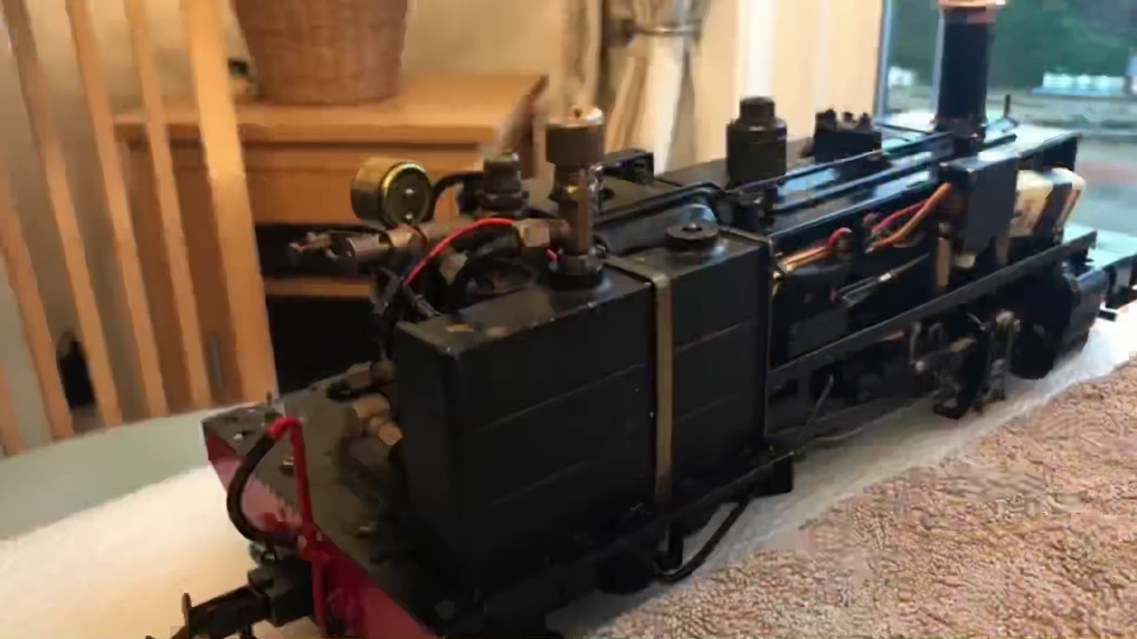 16mm roundhouse steam loco servicing and testing. - YouTube