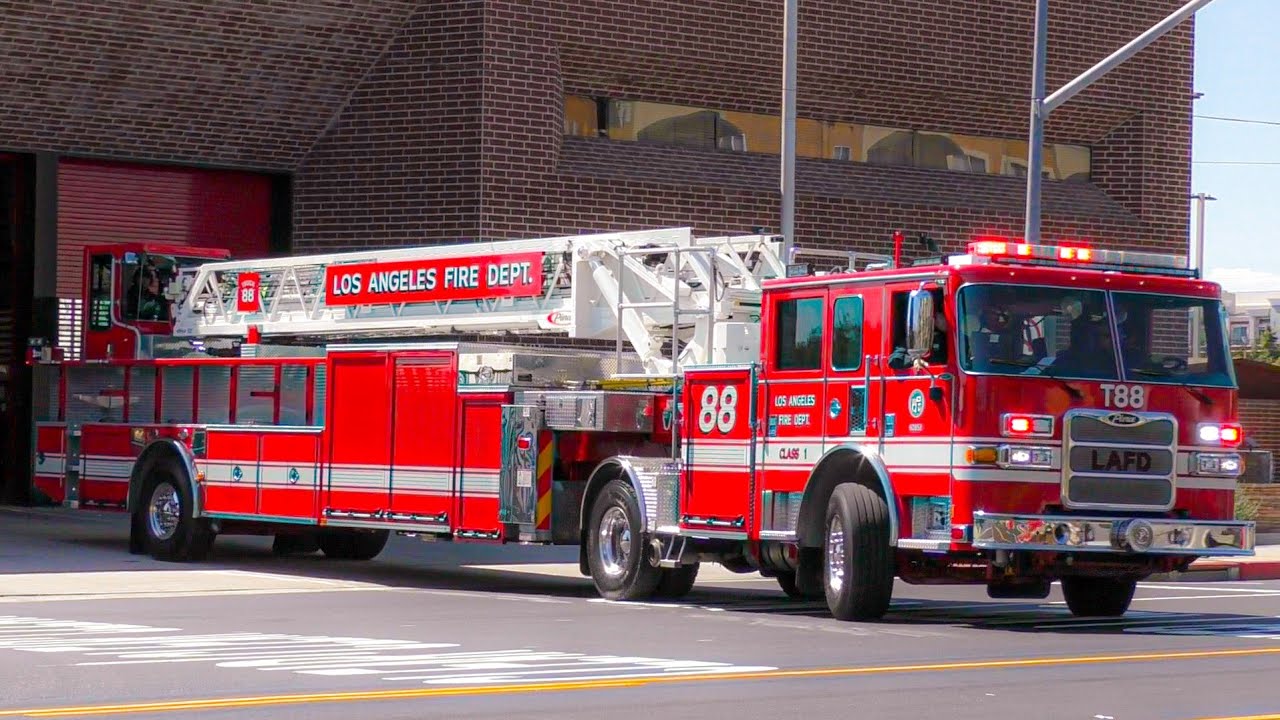 LAFD Light Force 88 Responding - YouTube