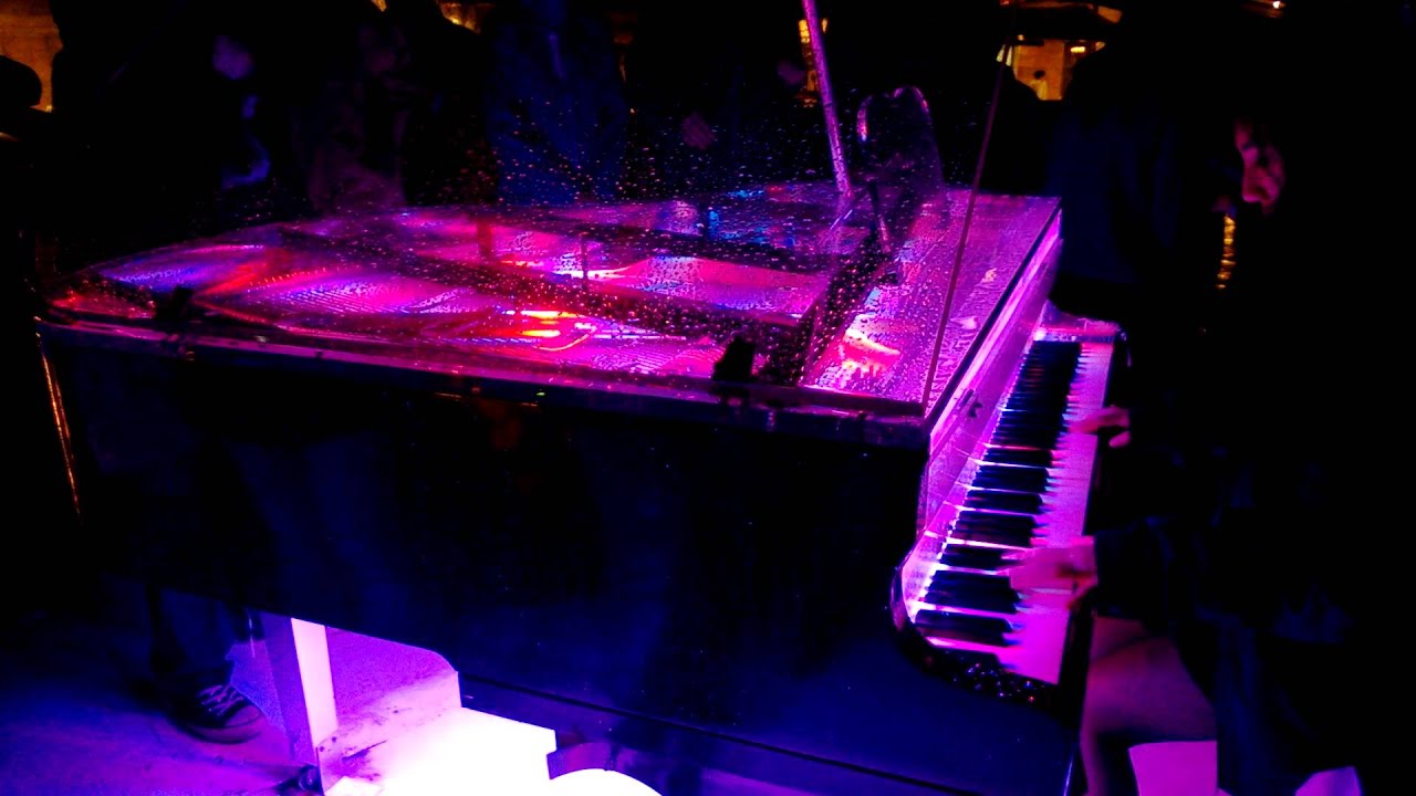 Light Up Piano 1 @ Vivid Sydney 2013 - YouTube