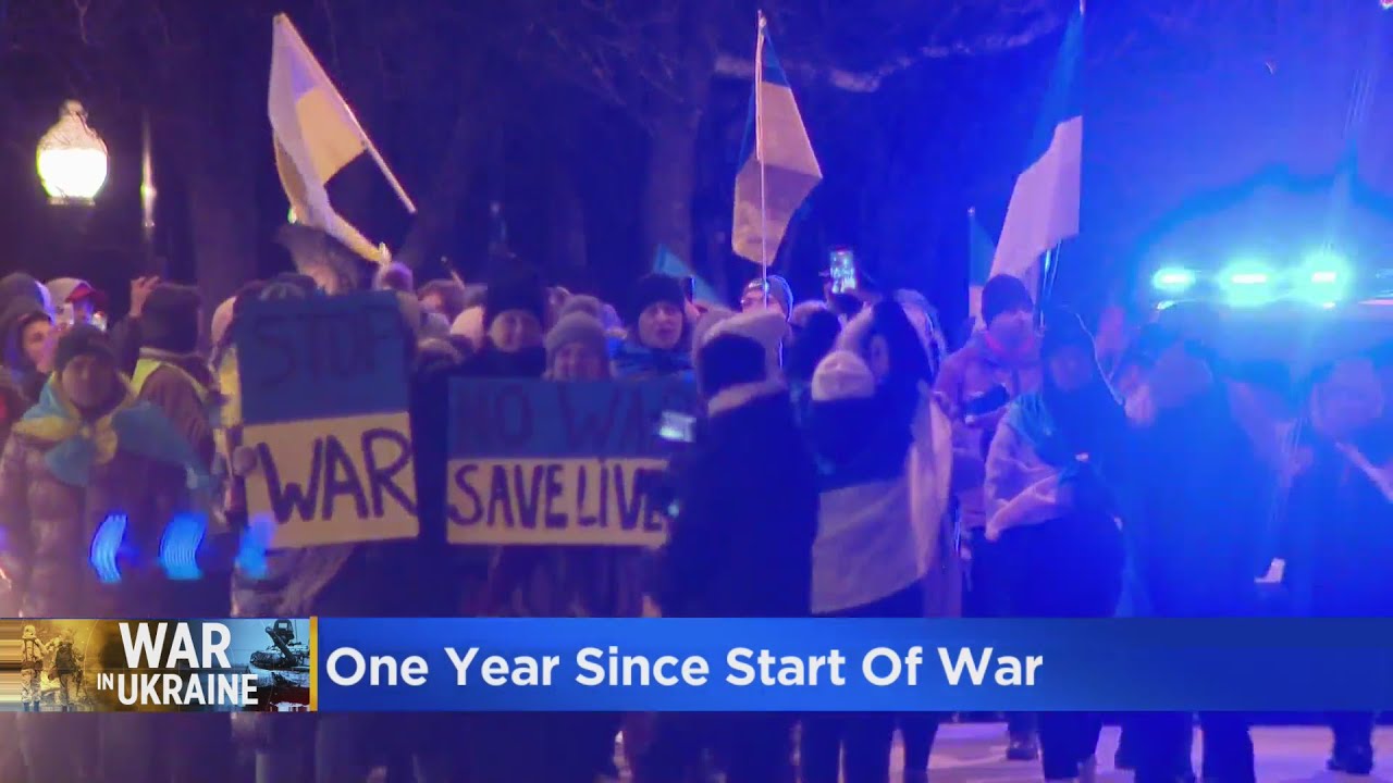 Chicago reflects one year after start of war in Ukraine - YouTube