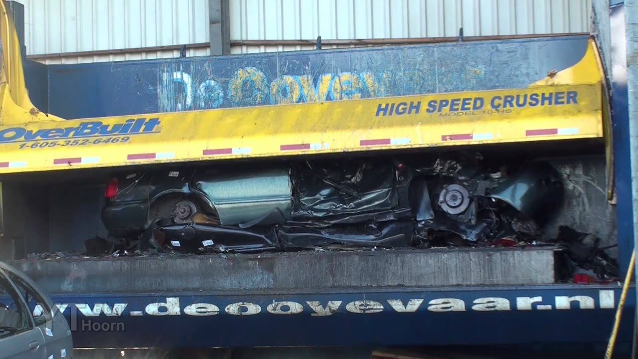 Crushing cars with Overbuilt High Speed Car Wrecker - YouTube