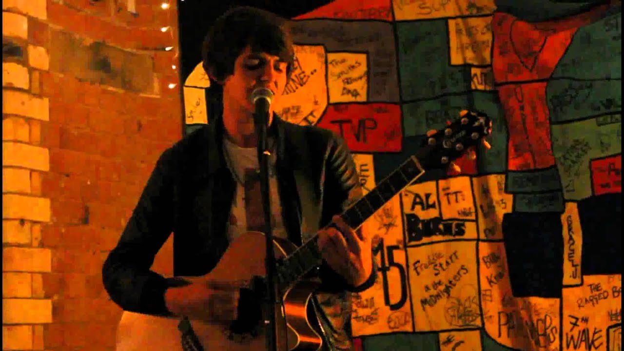 Alex Van Roose (Midnight Wire) at the Exchange, Leicester, 21/08/13 ...