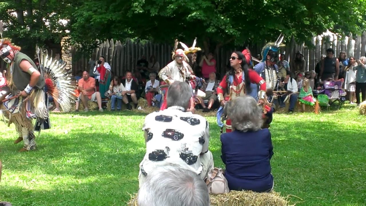Traditional Cherokee Dance - YouTube