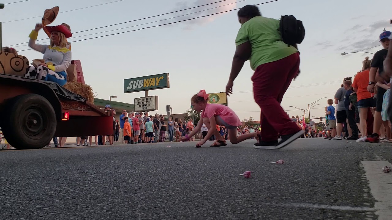 LaFayette Rambler 2019 Homecoming parade - YouTube