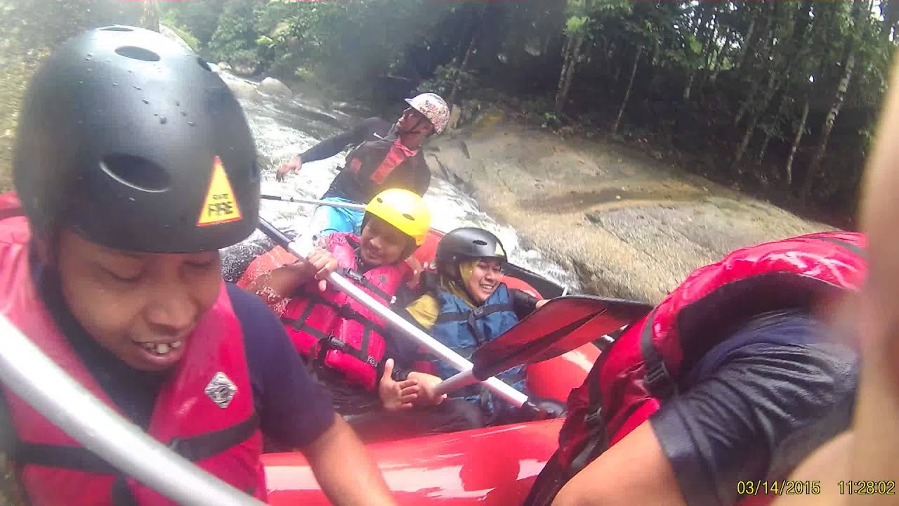 1st Rapid KPDNKK White Water Rafting Sg Sedim Kedah - YouTube