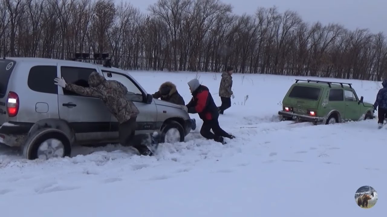 Нивы и Шеви Нивы в поле по жёсткому снегу - YouTube