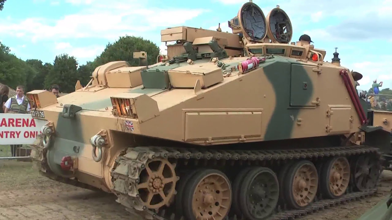 CET British Army Combat Engineer Tractor at The War and Peace Show ...