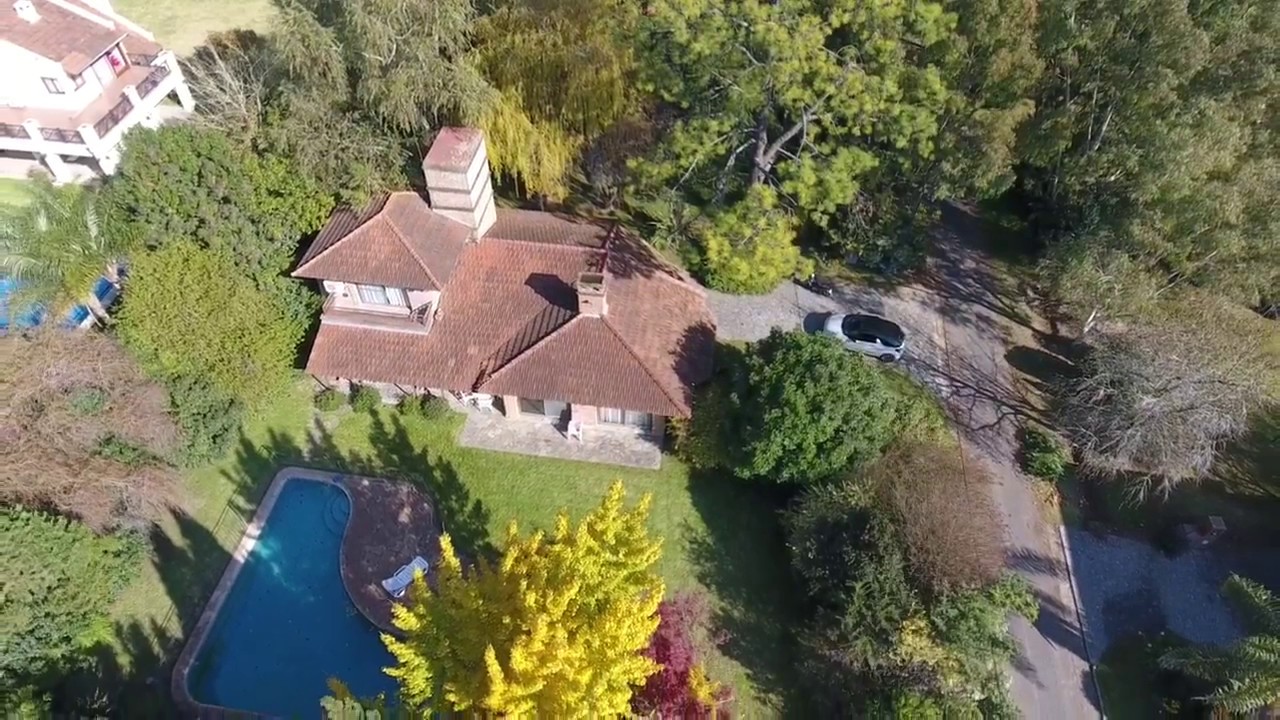 CASA "LARENA COUNTRY CLUB" - YouTube