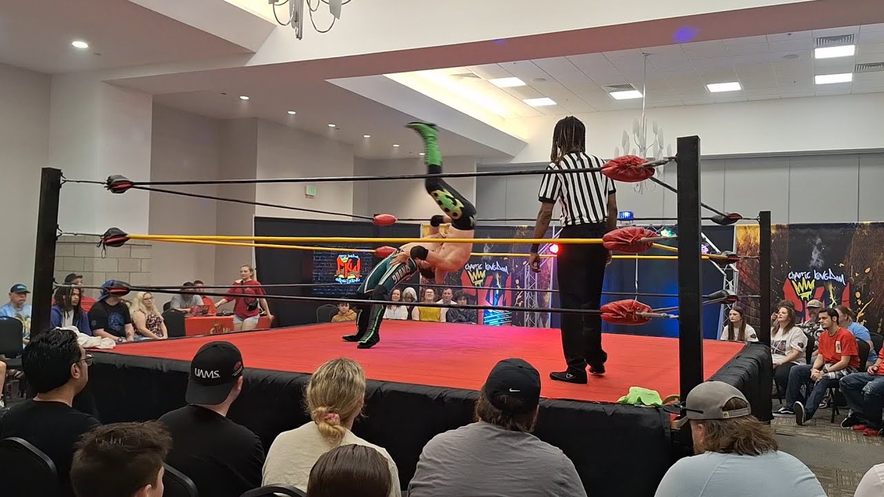 "Unchained" RonDog Evergreene vs. Smokin' Eric Bronson 2 - CKW: Midway ...
