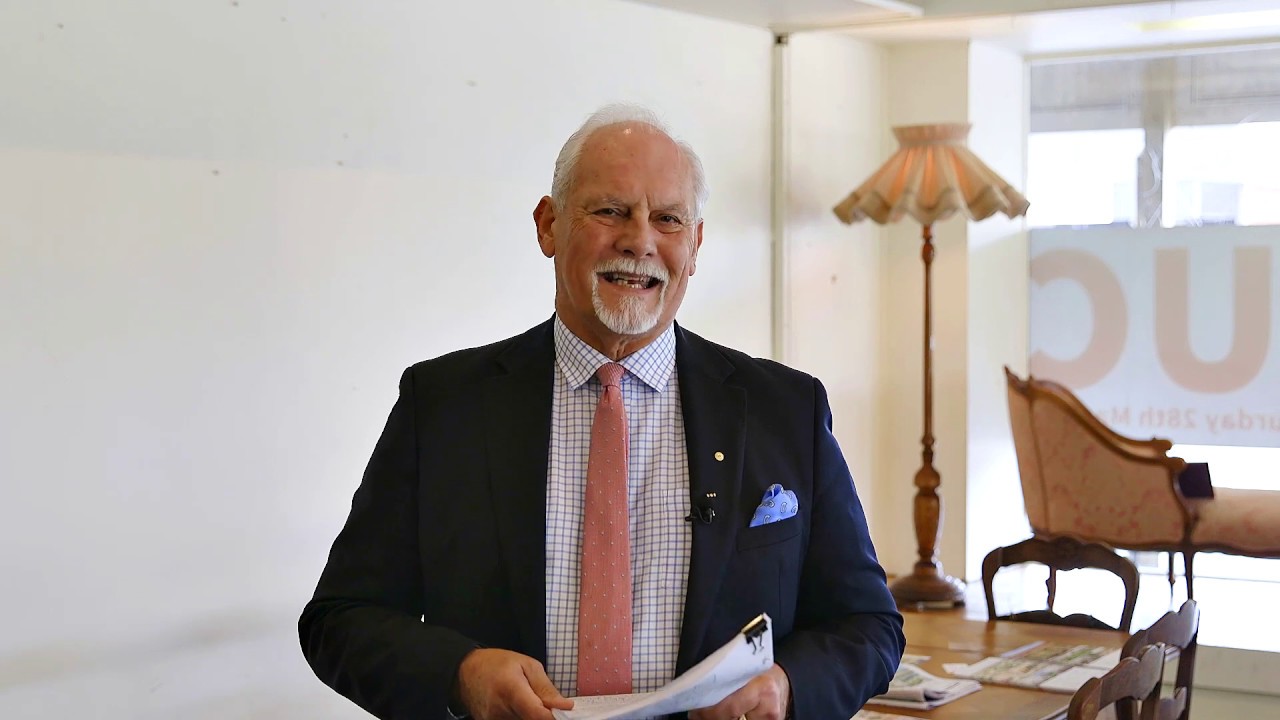 Auction Day - 77 Semaphore Road, Semaphore with Brett Roenfeldt - YouTube