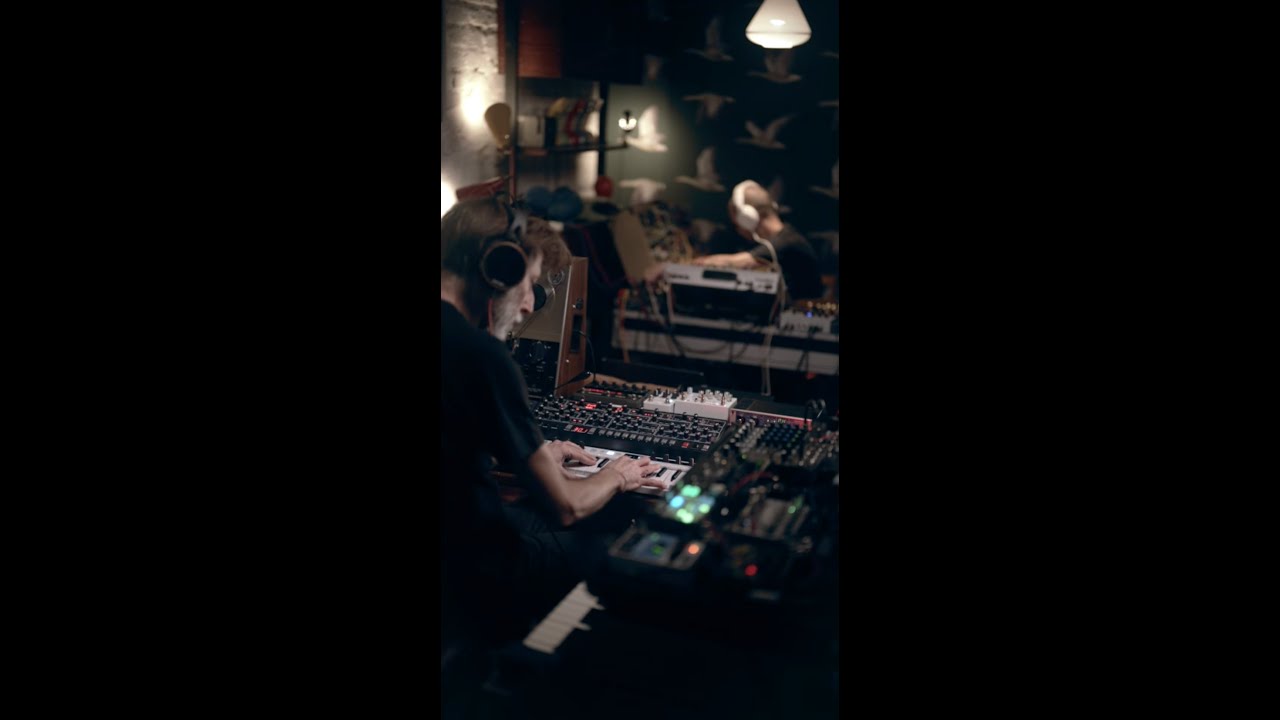 Juno Fog Intro - J+P=Jay Perkins [Giovanni Battagliola+CATTANEO] - YouTube
