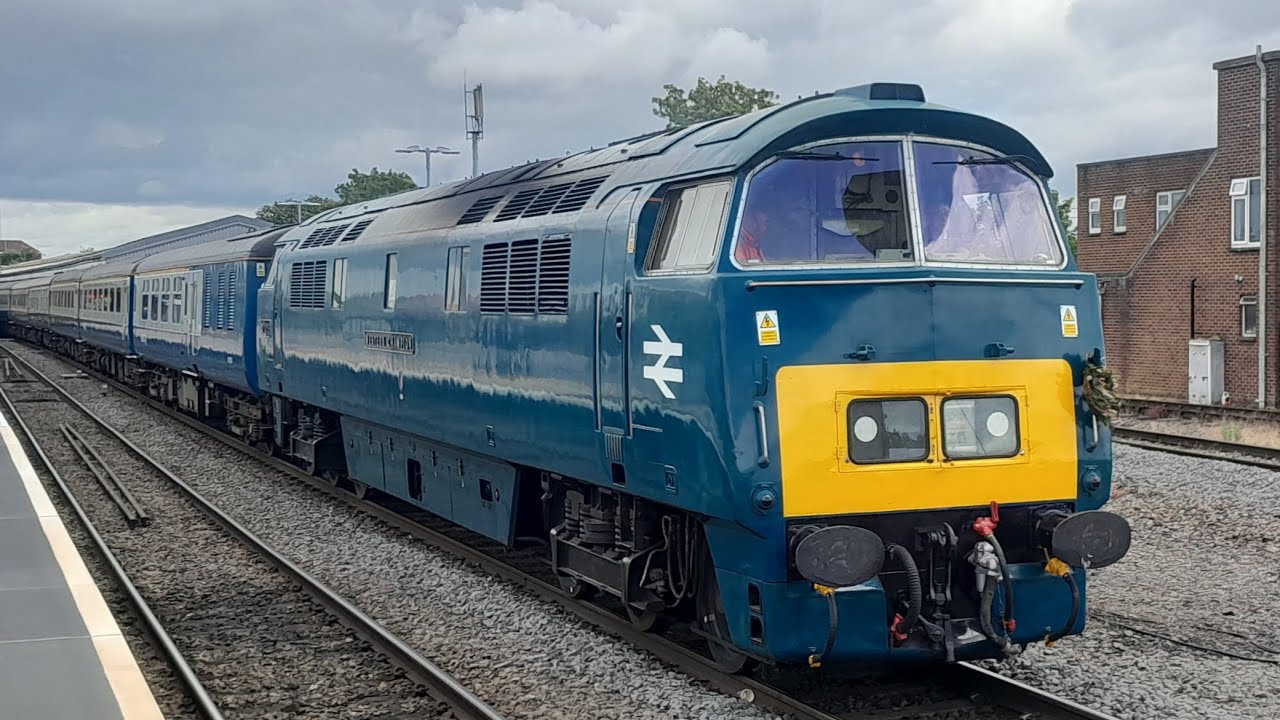 Western Champion D1015 departs Westbury working 1Z77 0602 East Midlands ...