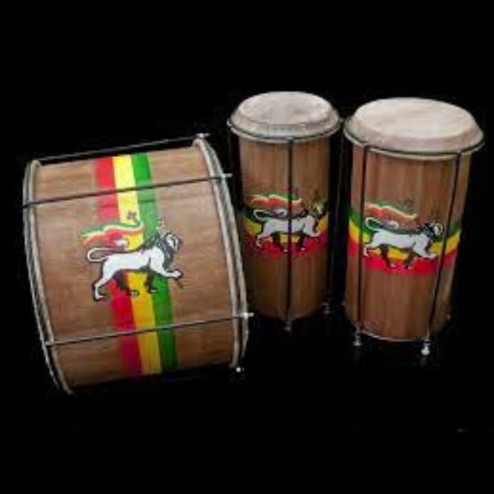 Tambores Nyahbinghi - YouTube